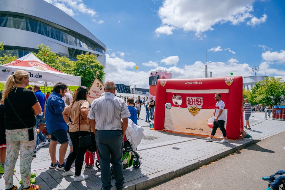Volles Programm: Der beliebte Kinder- und Familientag des Mercedes-Benz ...
