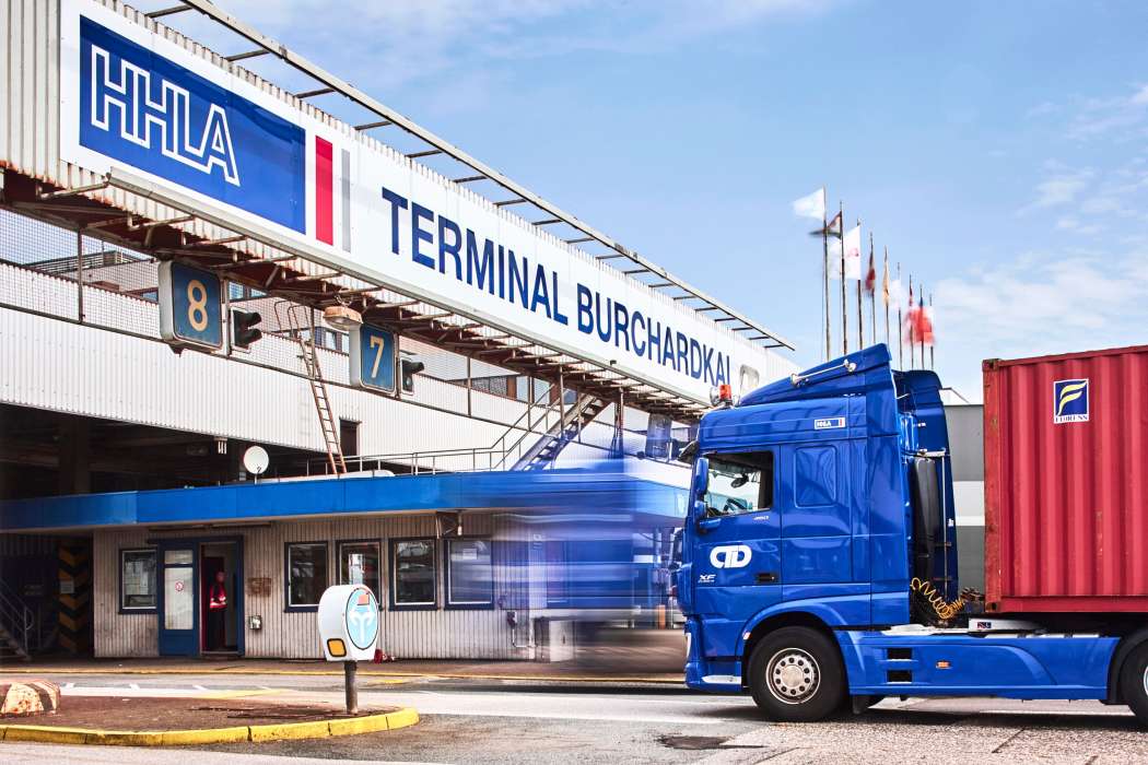HHLA: Digitale Lkw-Abfertigung für Trucker - BrummiOnline